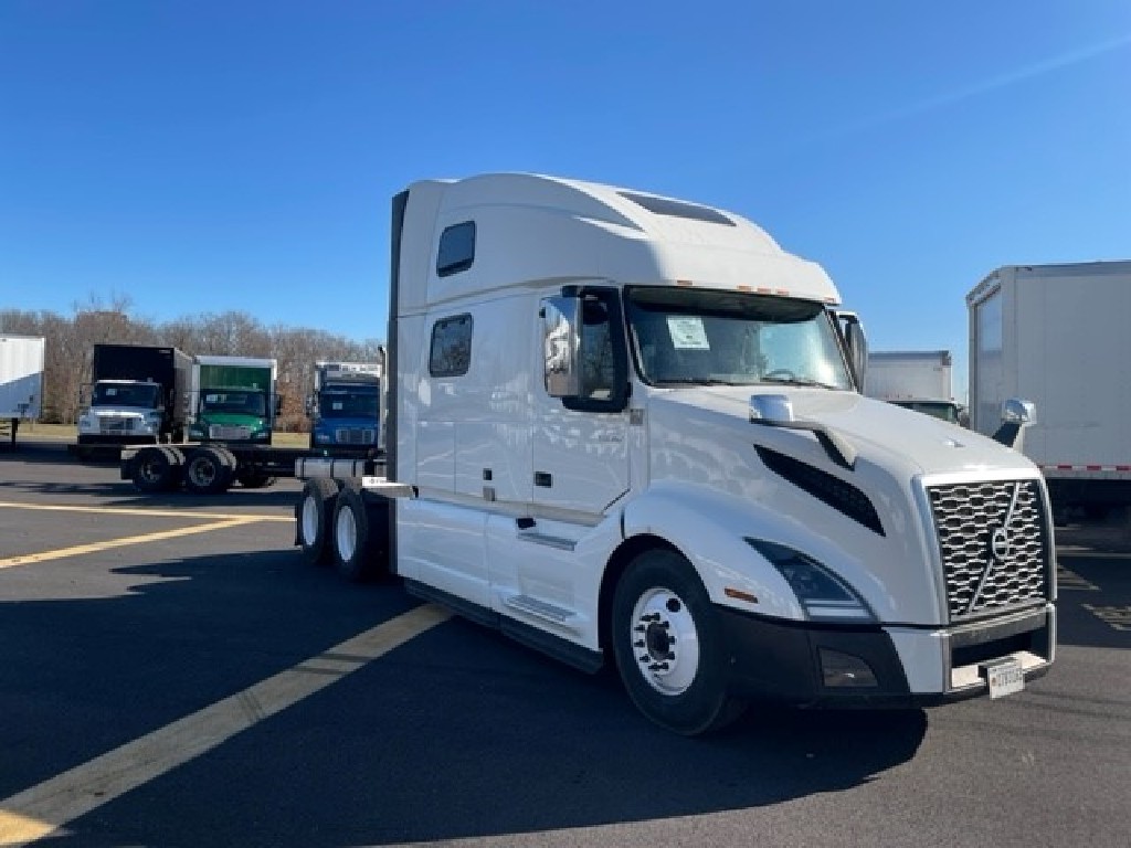 2020 VOLVO VNL64860 TANDEM AXLE SLEEPER FOR SALE #4142