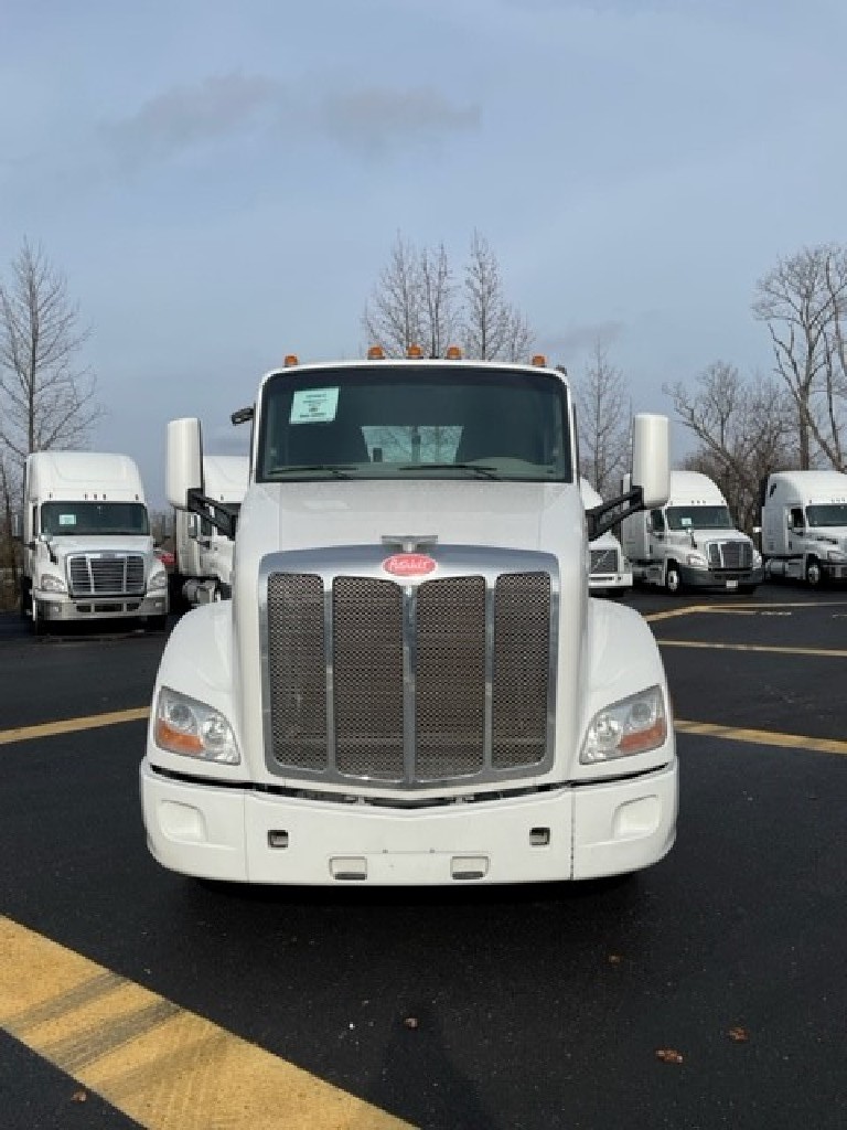 2018 PETERBILT 579 TANDEM AXLE DAYCAB FOR SALE #4210