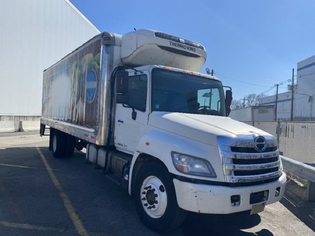2013 HINO 338 REEFER TRUCK FOR SALE #14518