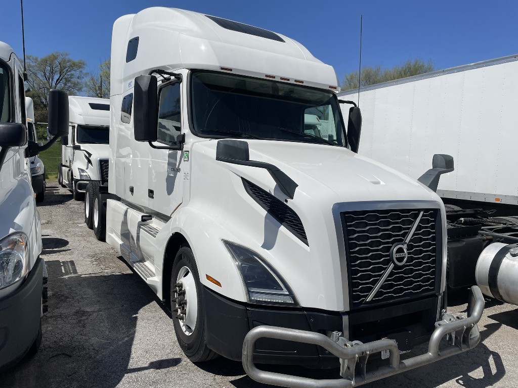 2019 VOLVO VNL64T760 TANDEM AXLE SLEEPER FOR SALE #14648