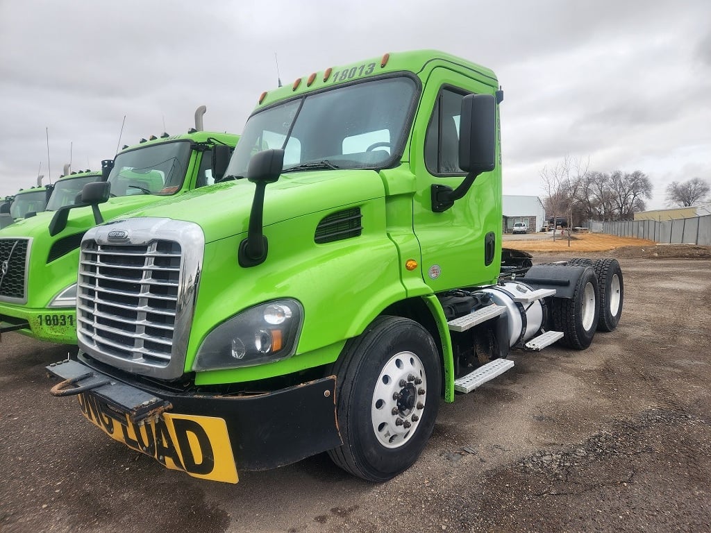 2018 FREIGHTLINER CA113DC TANDEM AXLE DAYCAB FOR SALE #15128