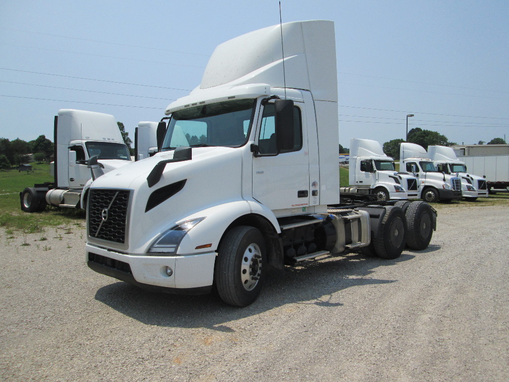 2019 VOLVO VNR64T300 TANDEM AXLE DAYCAB FOR SALE #15860