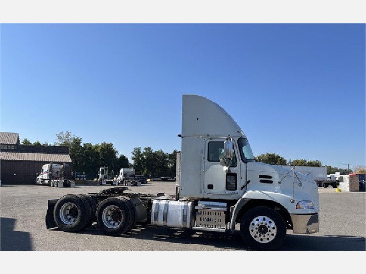 2015 MACK PINNACLE CXU613 TANDEM AXLE DAYCAB FOR SALE #16397