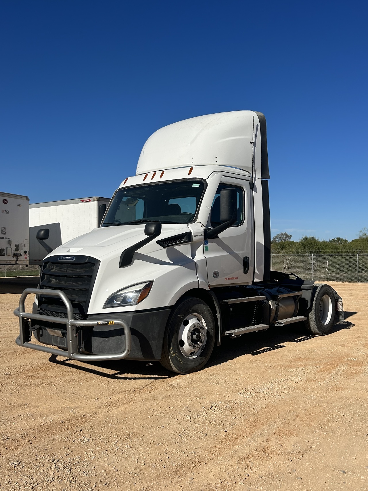 2022 FREIGHTLINER CASCADIA 113 SINGLE AXLE DAYCAB FOR SALE #16475