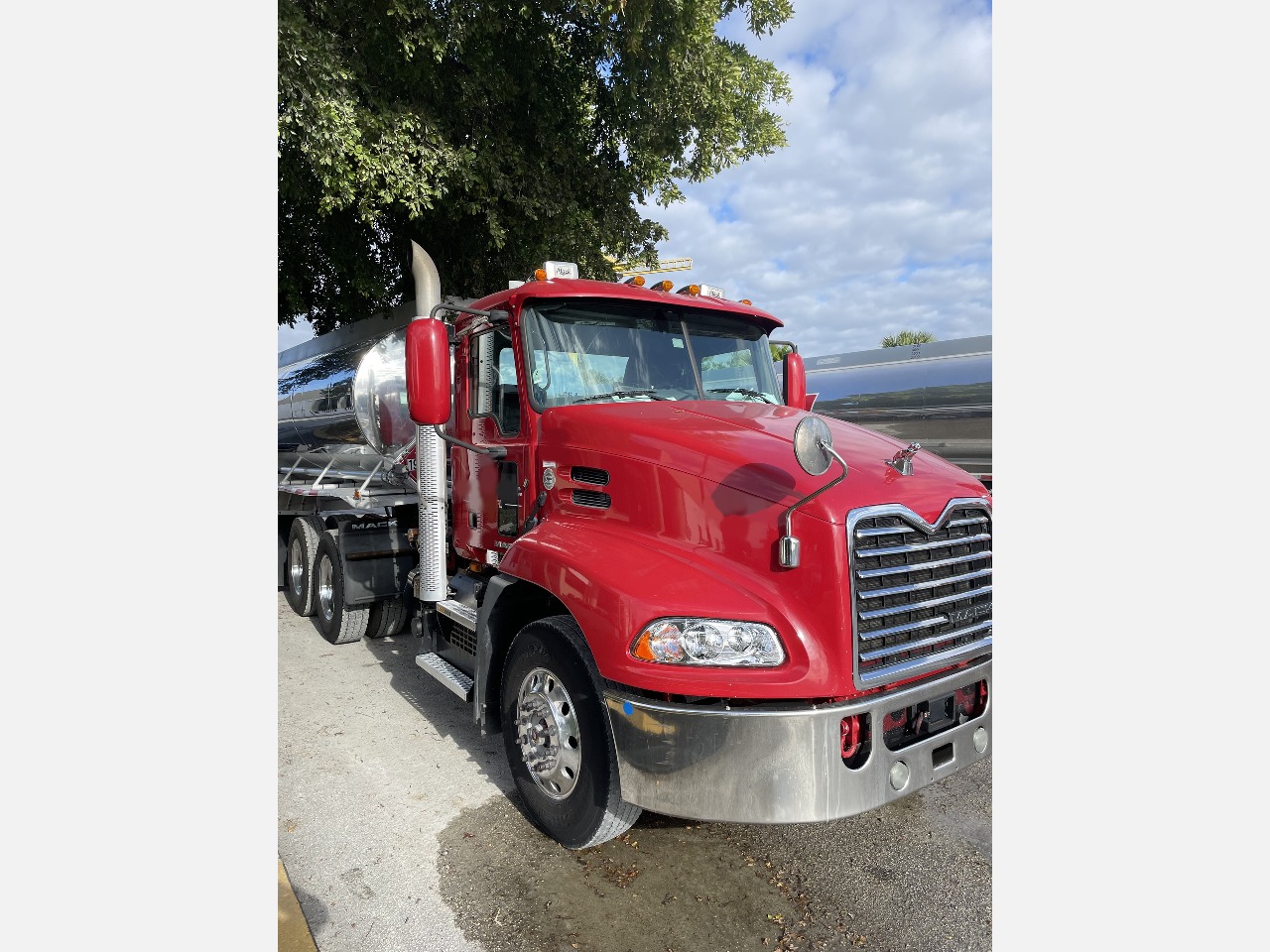 2011 MACK CXU613 TANDEM AXLE DAYCAB FOR SALE #17576