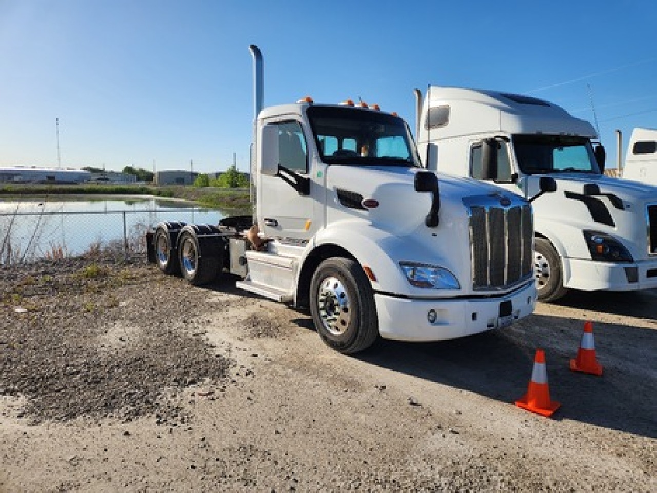 2018 PETERBILT 579 TANDEM AXLE DAYCAB FOR SALE #17807