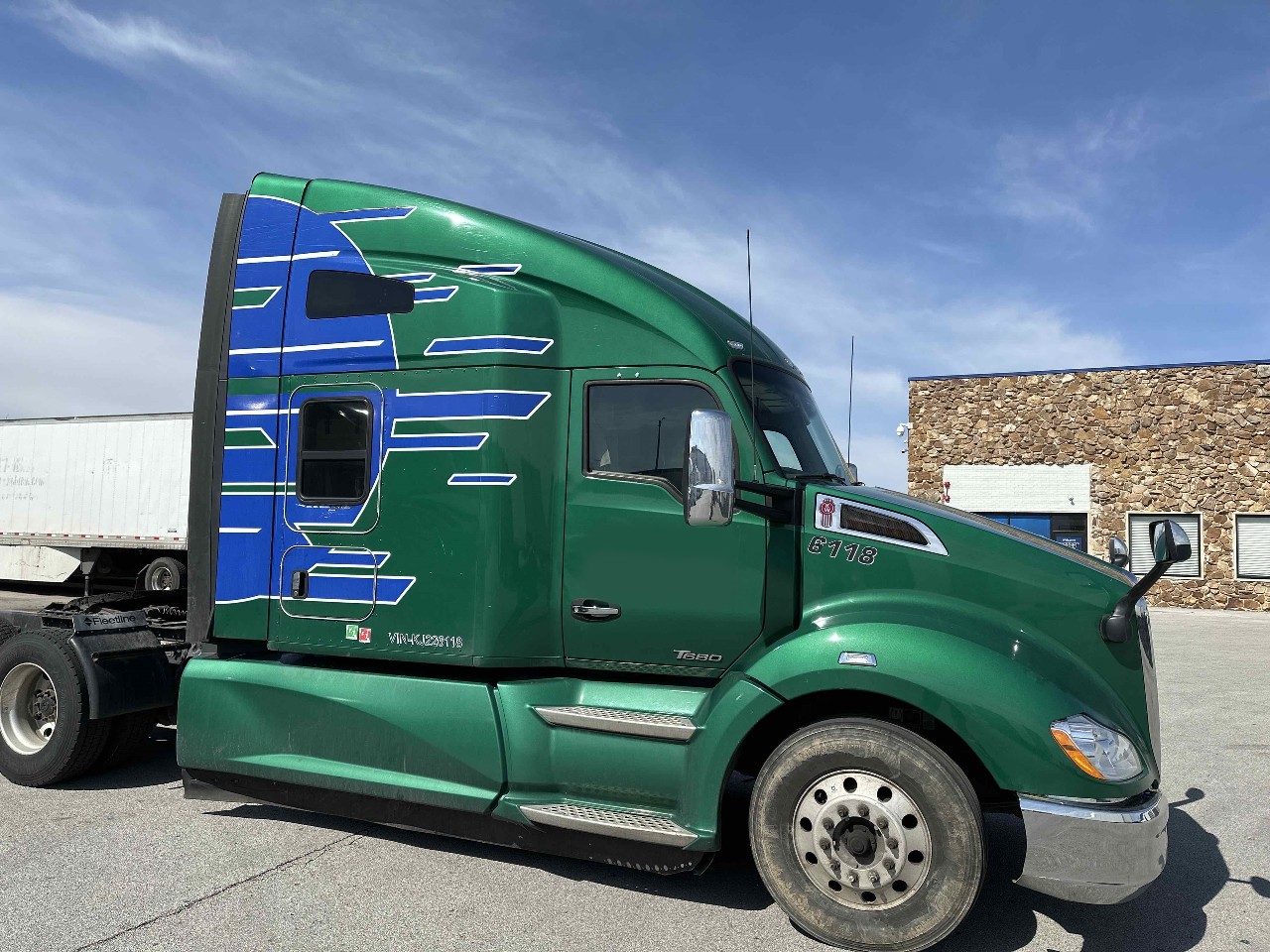 2018 KENWORTH T680 TANDEM AXLE SLEEPER FOR SALE #17900