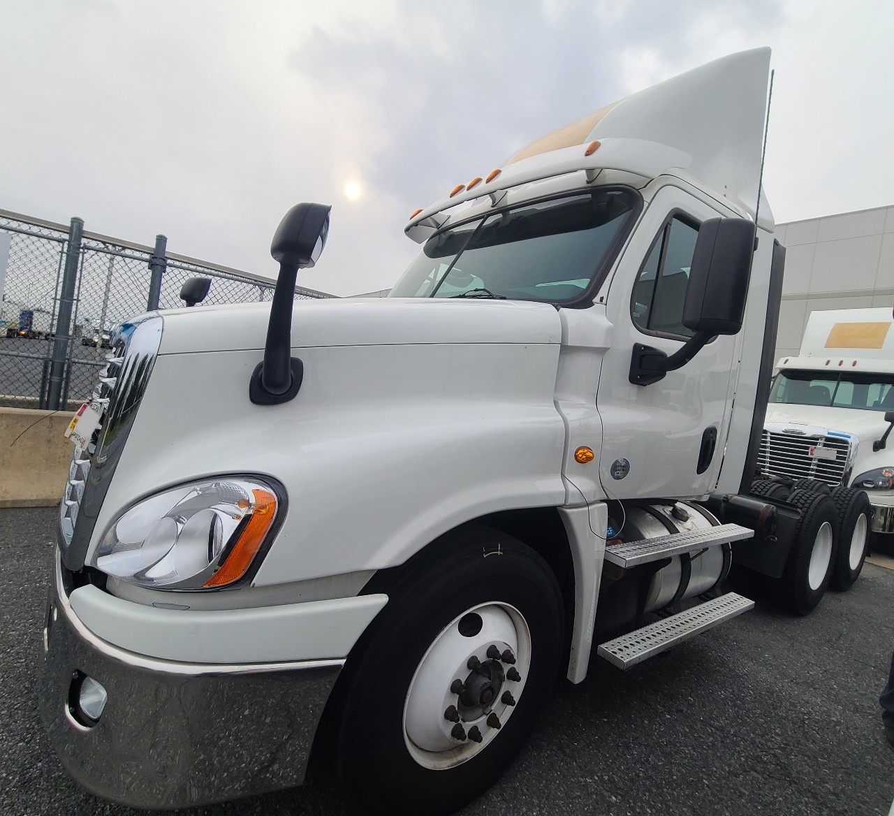 2016 FREIGHTLINER CASCADIA TANDEM AXLE DAYCAB FOR SALE #18005