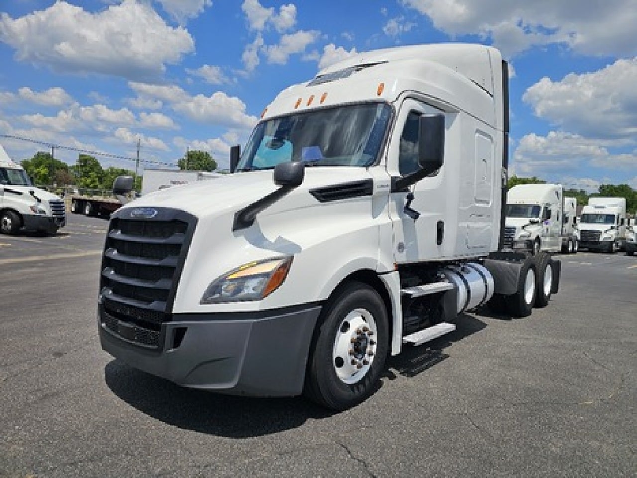 2019 FREIGHTLINER CASCADIA 126 TANDEM AXLE SLEEPER FOR SALE #18400