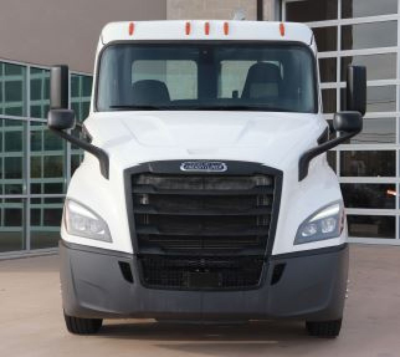 2018 FREIGHTLINER CASCADIA TANDEM AXLE DAYCAB FOR SALE #18758