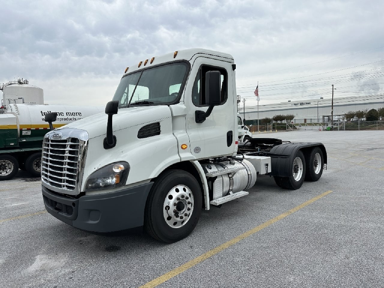 2018 FREIGHTLINER CA113DC TANDEM AXLE DAYCAB FOR SALE #18934