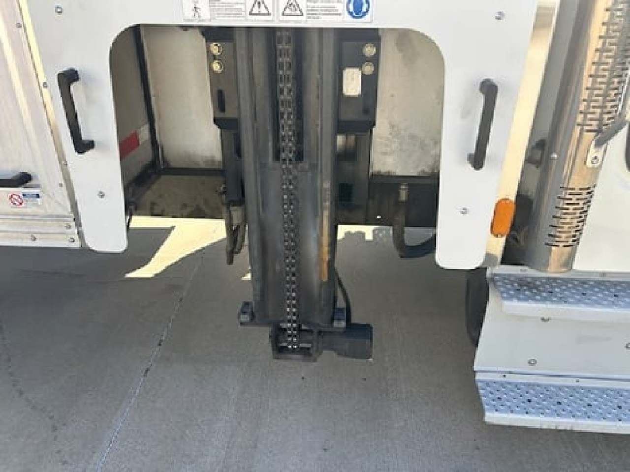 2019 FREIGHTLINER M2-106 BOX VAN TRUCK FOR SALE #19671