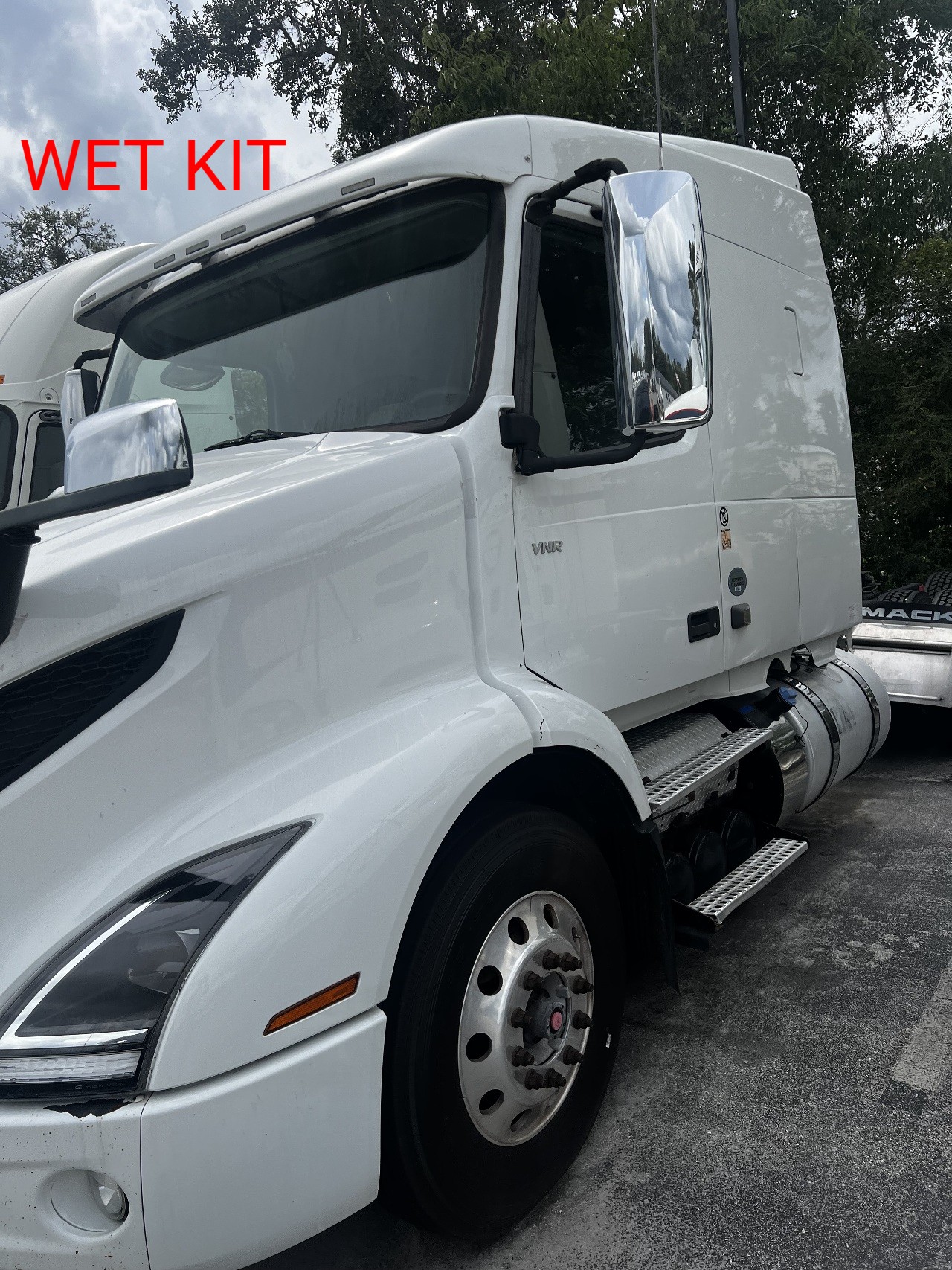 2019 VOLVO VNR64T640 TANDEM AXLE SLEEPER FOR SALE #20045
