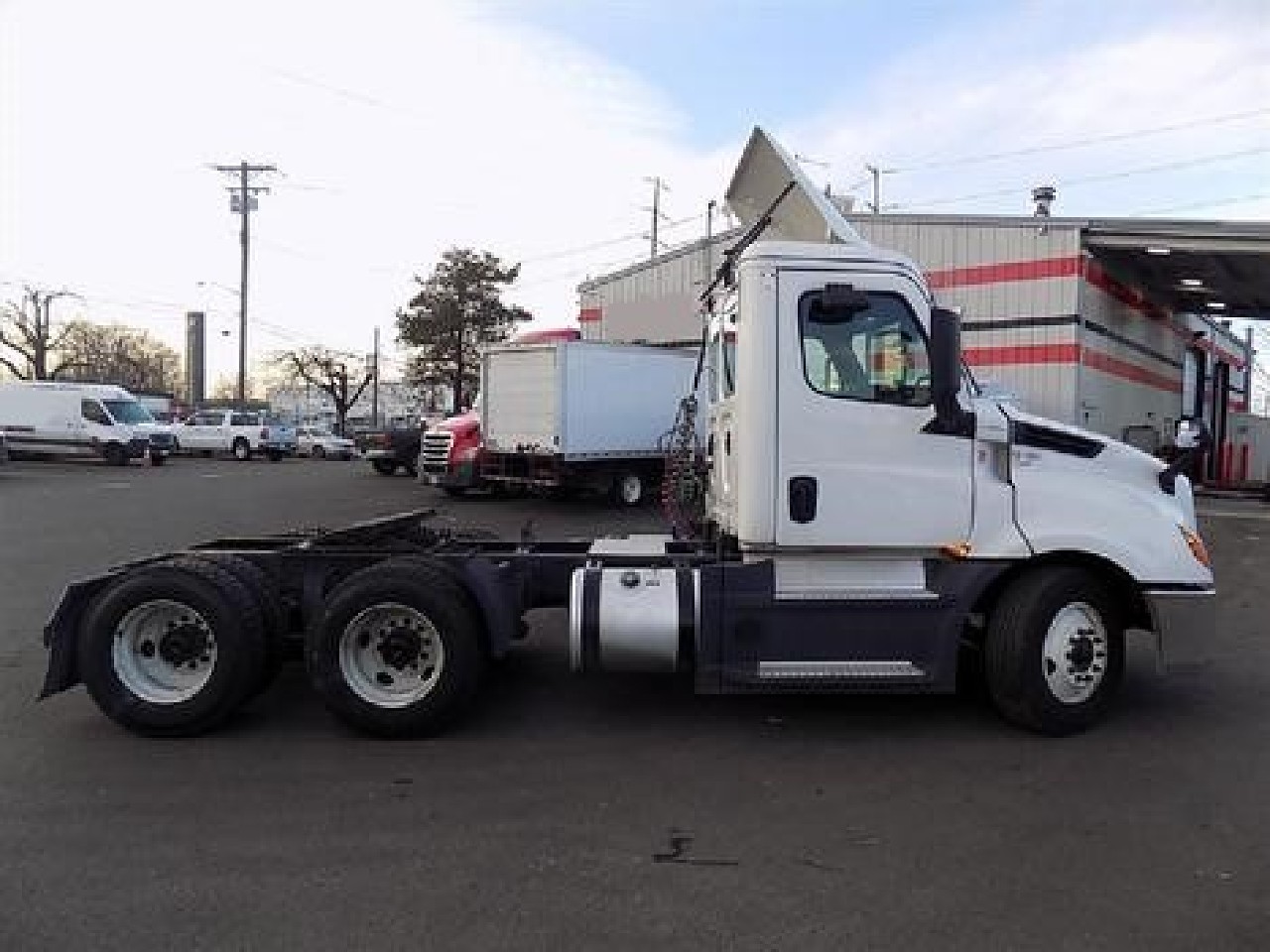 2020 FREIGHTLINER CASCADIA TANDEM AXLE DAYCAB FOR SALE #20260
