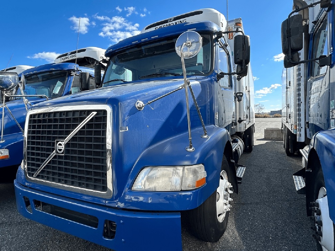 2014 VOLVO VNM64T200 REEFER TRUCK FOR SALE #20274