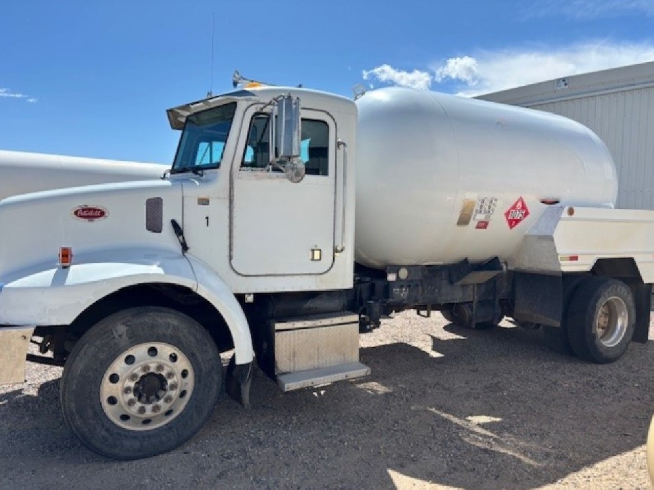2003 PETERBILT 330 PROPANE TRUCK FOR SALE #21197