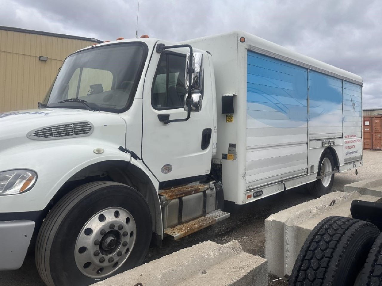2016 FREIGHTLINER M2 BEVERAGE TRUCK FOR SALE #21232