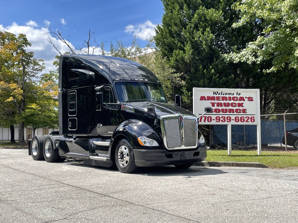 2017 KENWORTH T680 TANDEM AXLE SLEEPER FOR SALE #9487