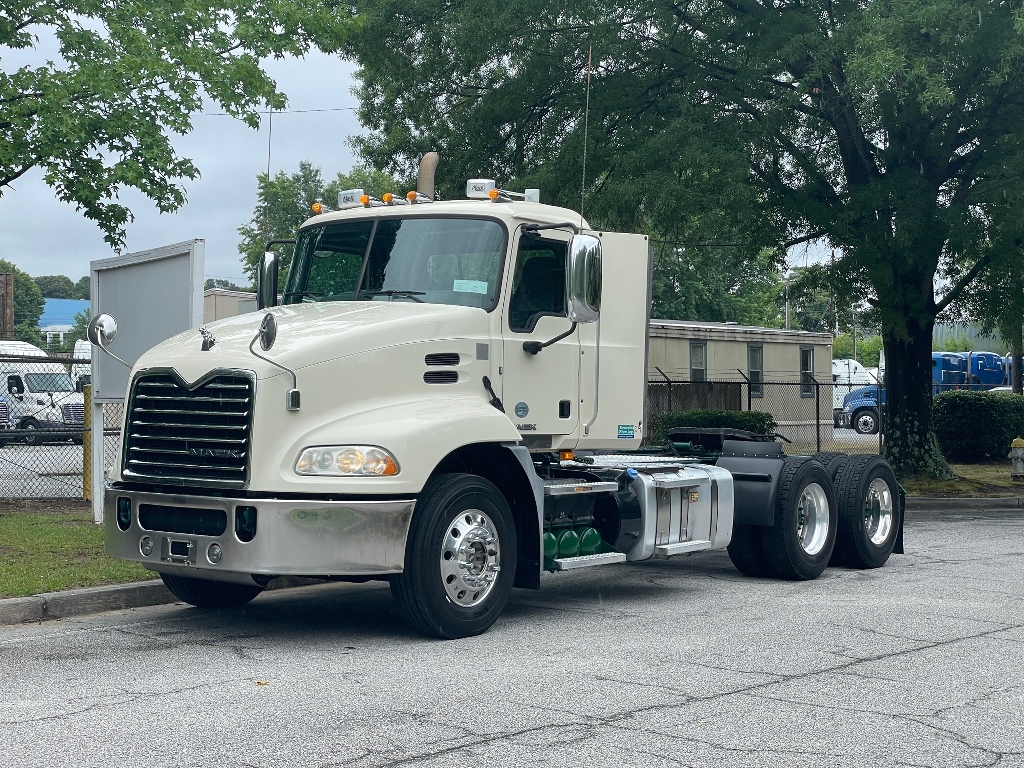 2016 MACK CXU TANDEM AXLE DAYCAB FOR SALE #9927