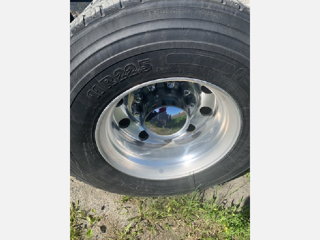 New and Used Semi Trucks for Sale - Barrgo Equipment Dealer