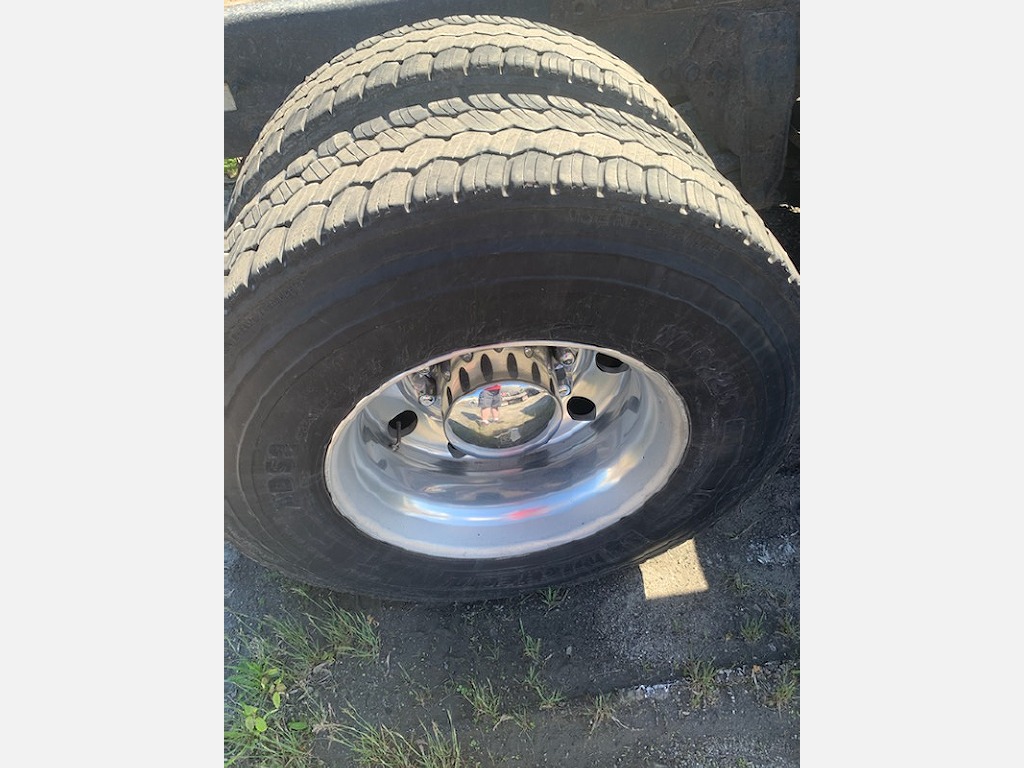 New and Used Semi Trucks for Sale - Barrgo Equipment Dealer