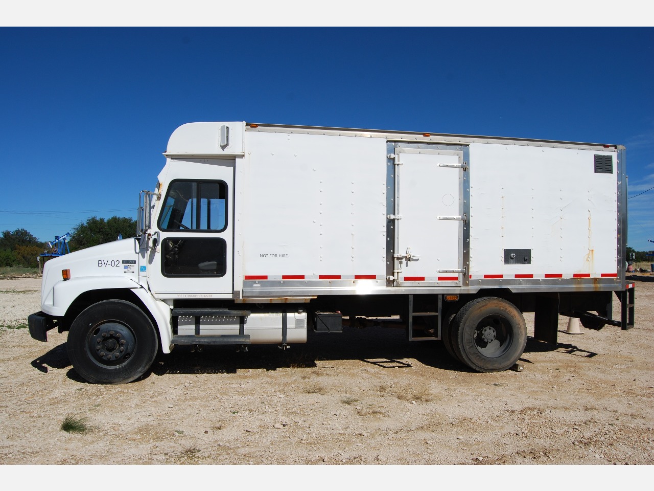 2004 FREIGHTLINER FL70 BOX VAN TRUCK FOR SALE #3007