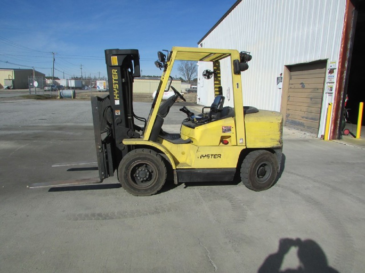 2006 HYSTER 80 MAST FORKLIFT FOR SALE #3056