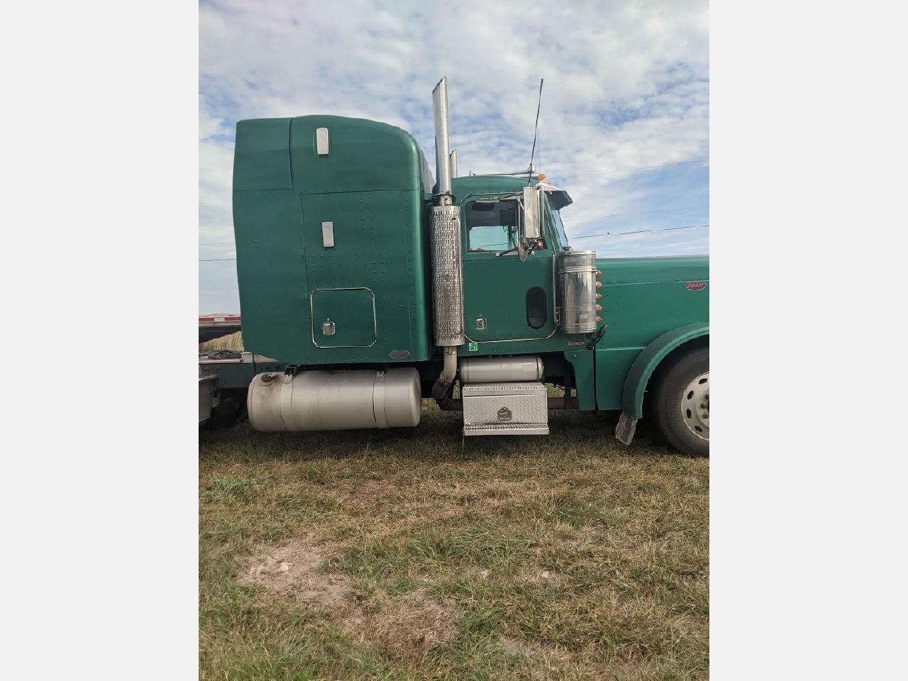2000 PETERBILT 379 LONG HOOD 42 INCH SLEEPER FOR SALE #3421