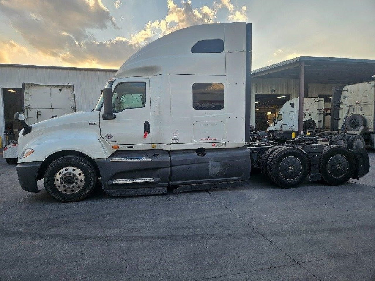 2021 INTERNATIONAL LT625 SLEEPER FOR SALE #3444