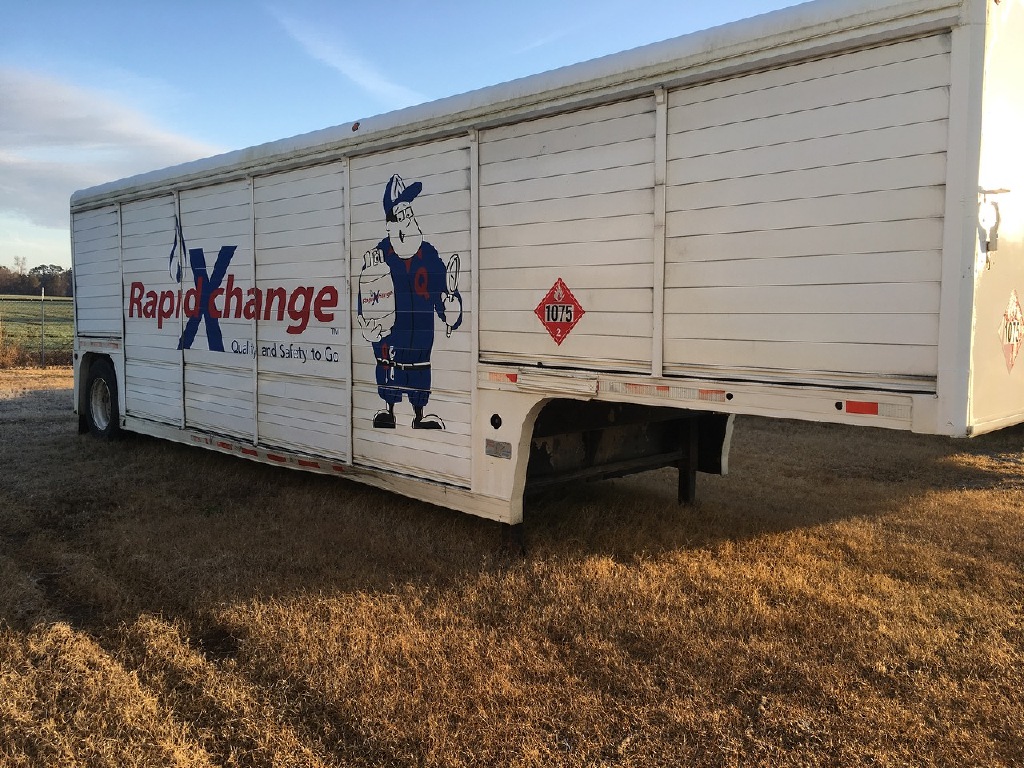 2004 Mickey 14 Bay Beverage Trailer For Sale 2508