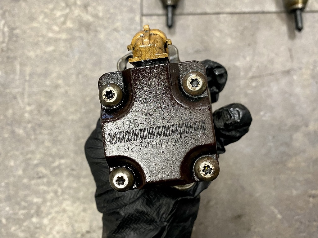 CAT 3126 FUEL INJECTOR FOR SALE #2376