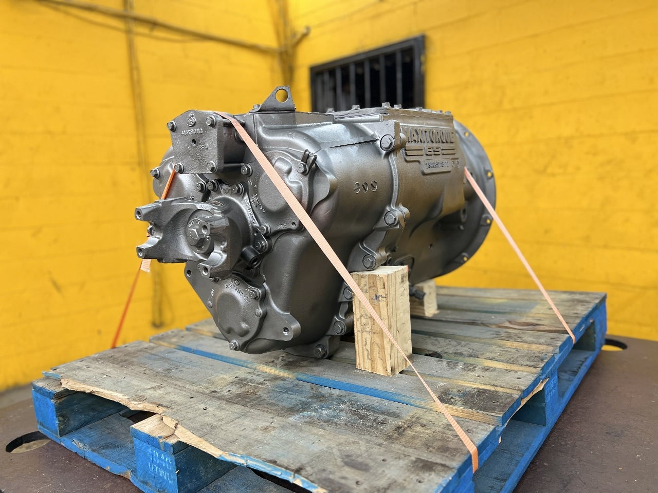 MACK T310 TRANSMISSION FOR SALE #3326