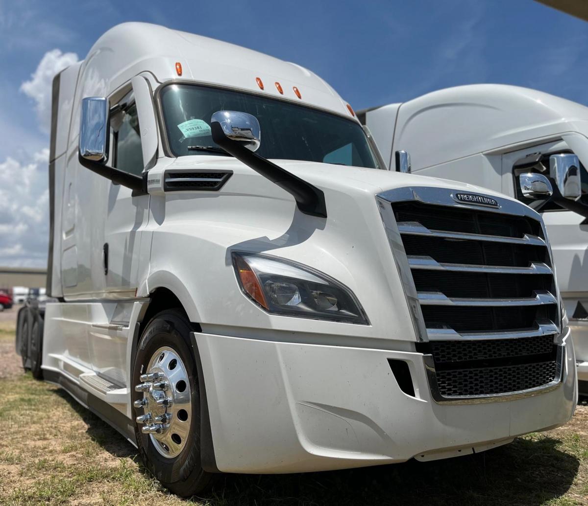 2025 FREIGHTLINER CASCADIA 126 SLEEPER FOR SALE #3680