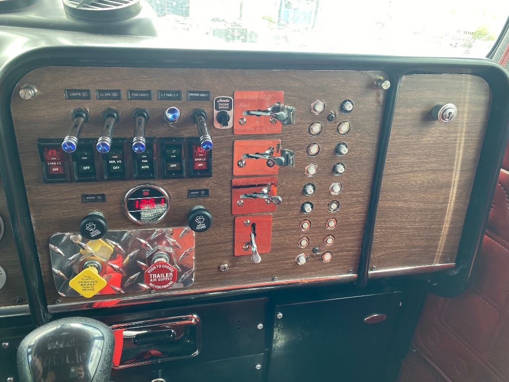 Peterbilt 359 Corvette Dash