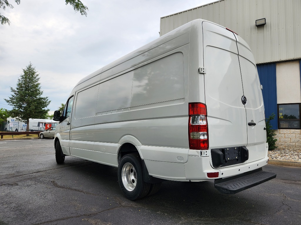 Home - HK Truck Center