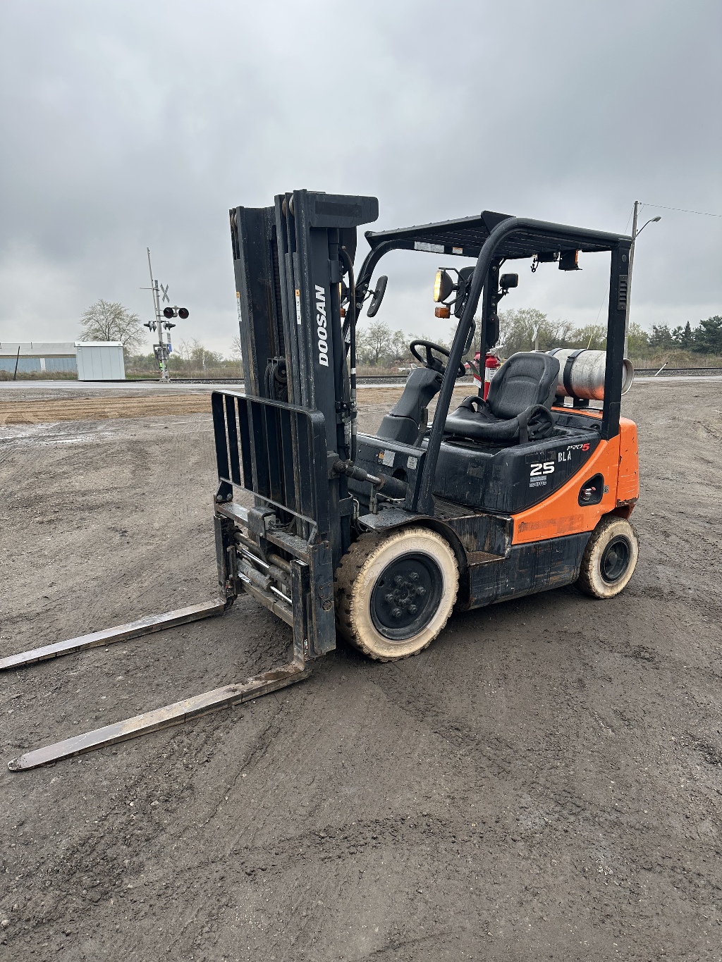 DOOSAN G25P-5 MAST FORKLIFT FOR SALE #2324
