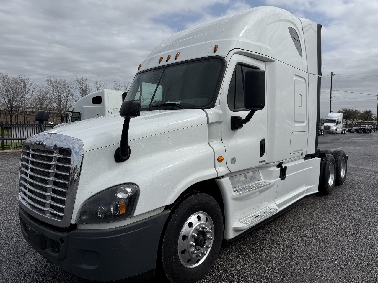 2016 FREIGHTLINER CASCADIA TANDEM AXLE SLEEPER FOR SALE #1167