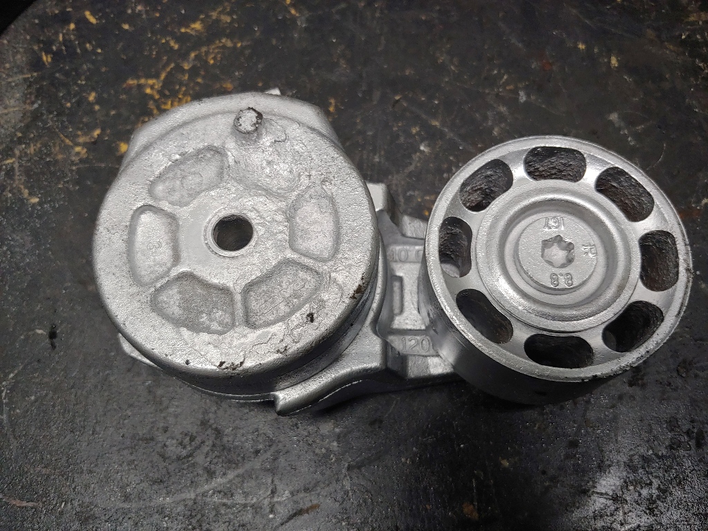 2002 INTERNATIONAL DT466E BELT TENSIONER PULLEY FOR SALE #1830033C1