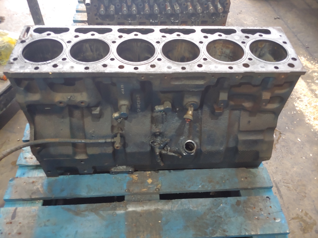 2002 INTERNATIONAL DT466E ENGINE BLOCK FOR SALE #1830279C1