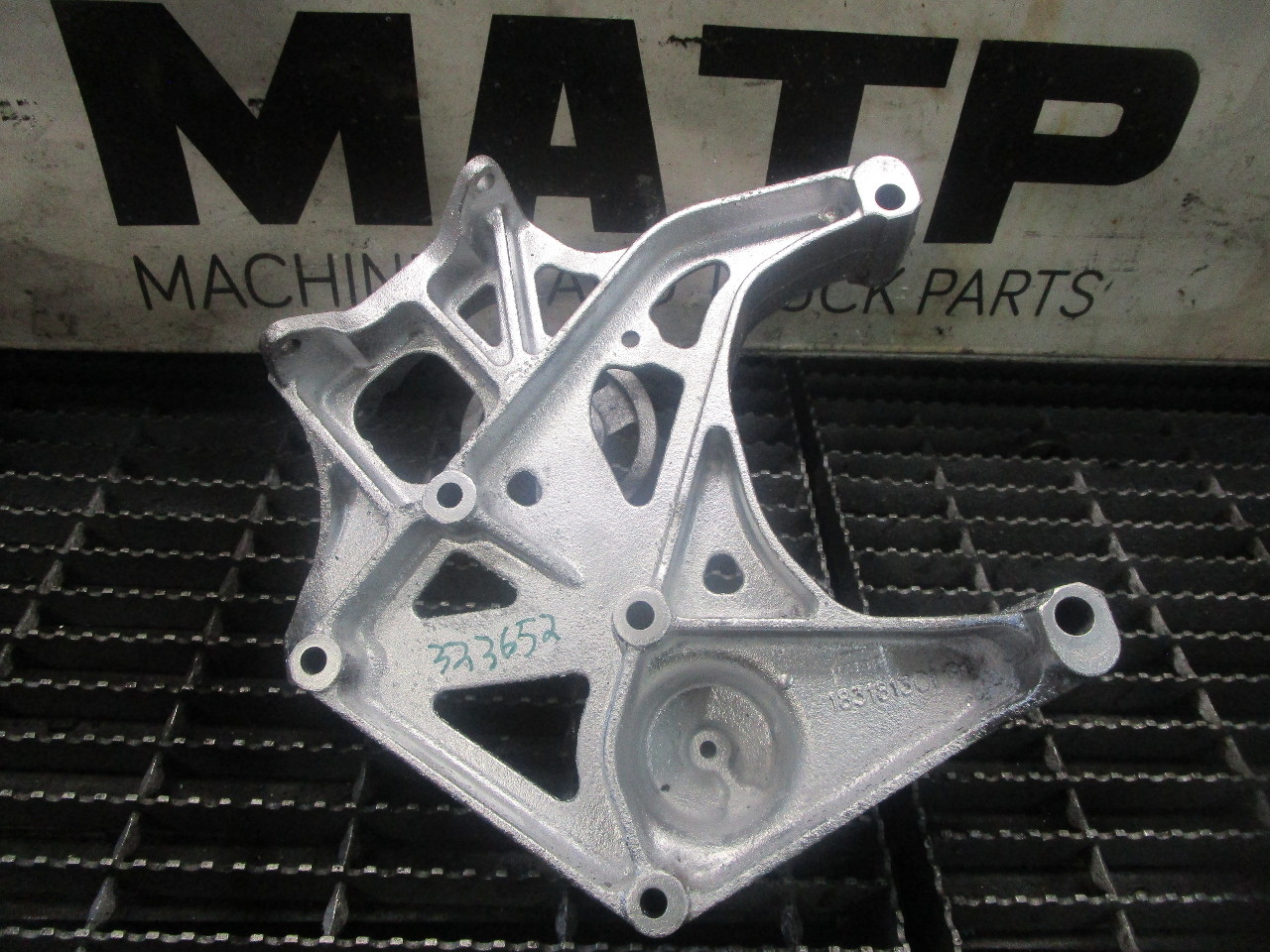 INTERNATIONAL T444E ENGINE MOUNT FOR SALE #1831813C1