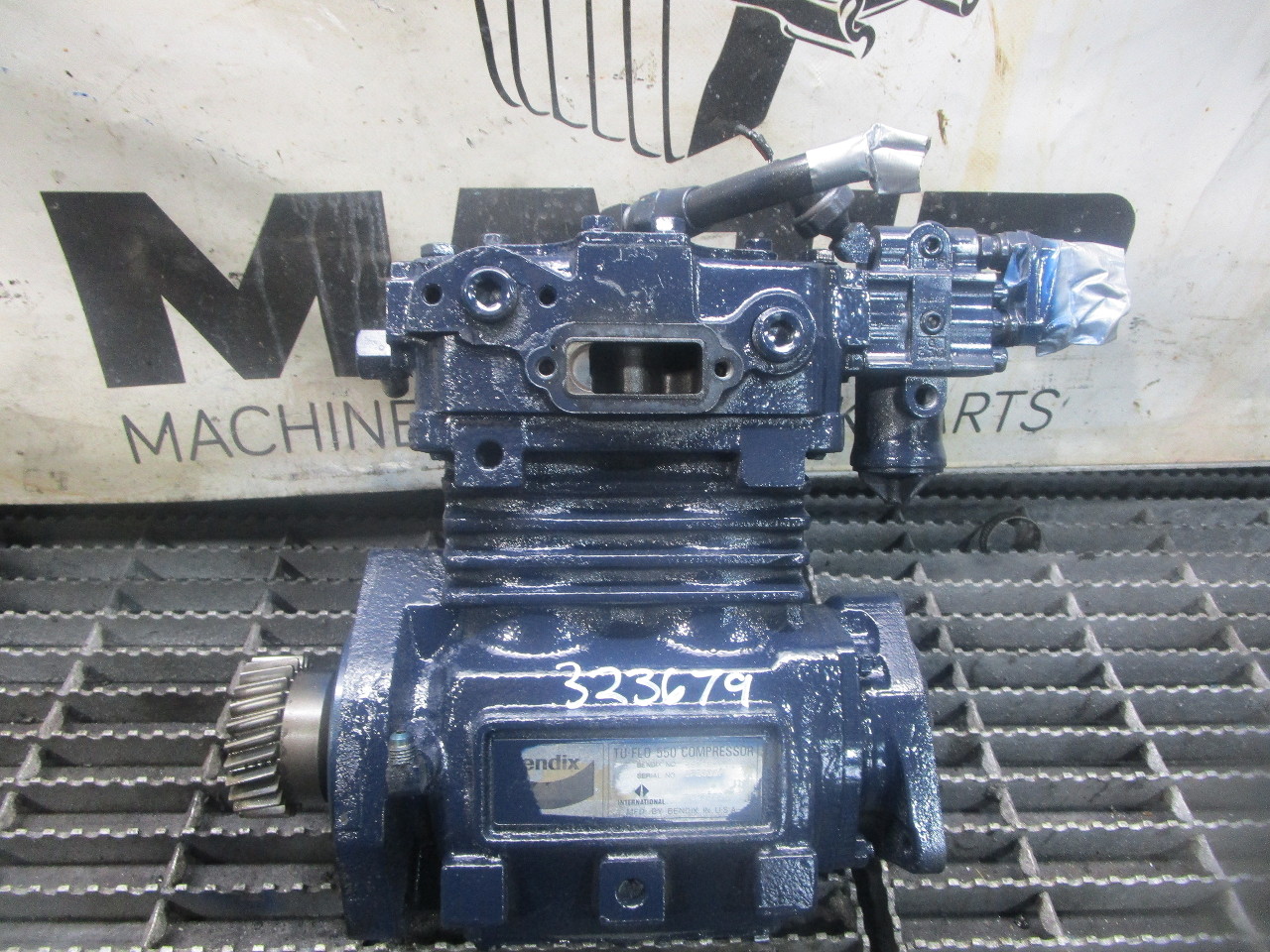 INTERNATIONAL BENDIX COMPRESSOR FOR SALE #2003252C95