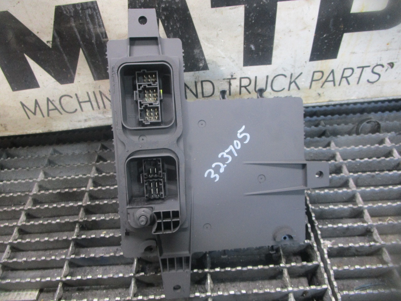 FREIGHTLINER CASCADIA COMPUTER / ELECTRONIC CONTROL (ECM) FOR SALE #A06 ...