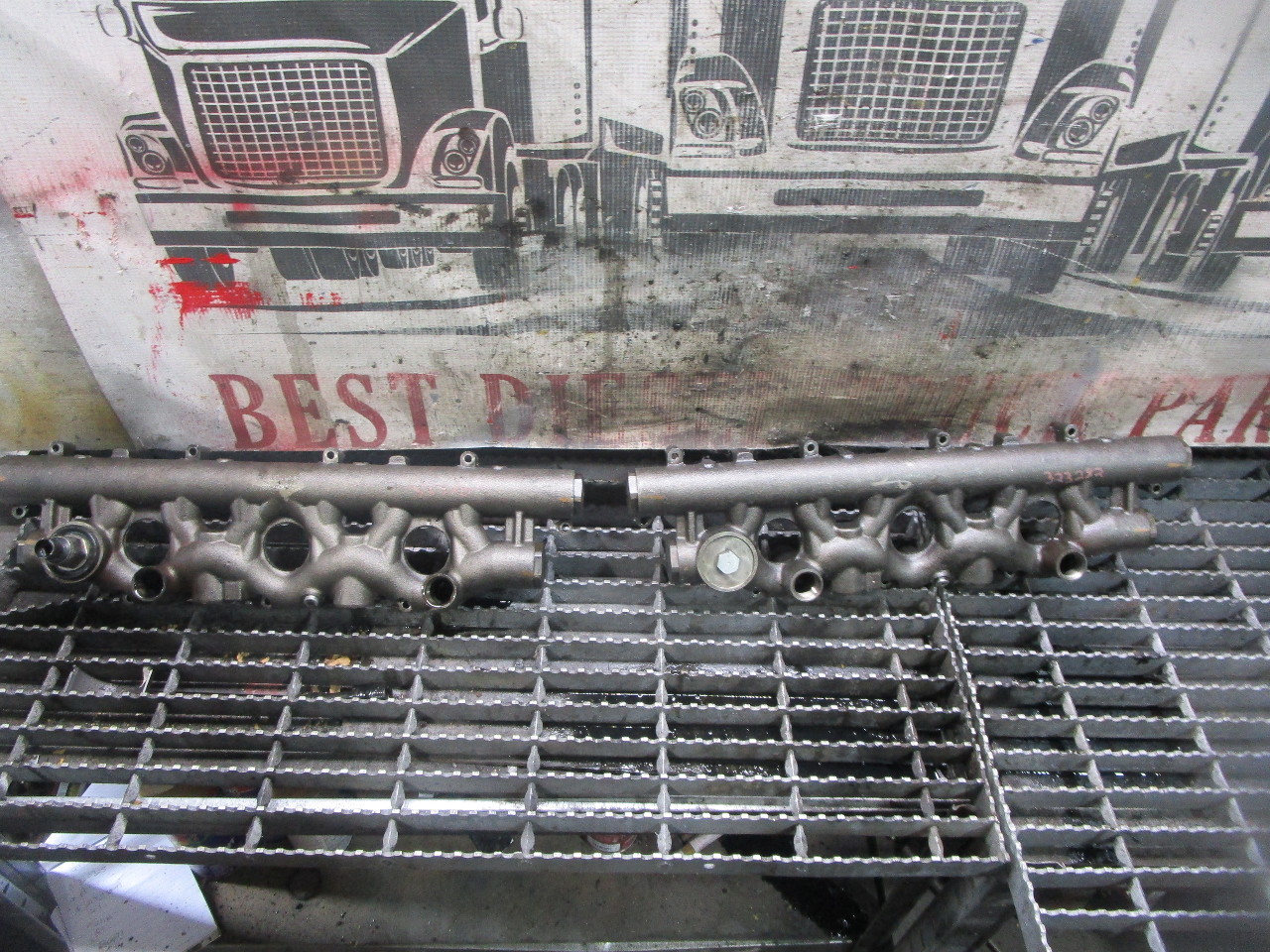 INTERNATIONAL VT365 OIL RAIL FOR SALE #1846692C1