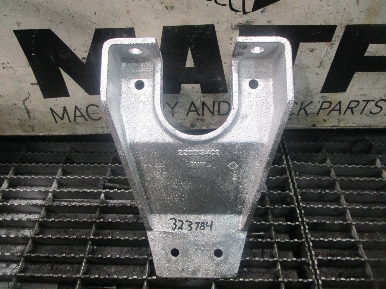 INTERNATIONAL DIESEL ENGINE ENGINE MOUNT FOR SALE #2200134C2