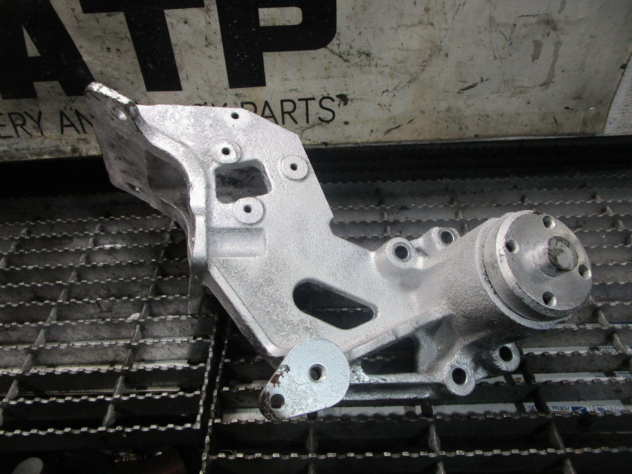 CUMMINS DIESEL ENGINE ENGINE MOUNT FOR SALE #3939825