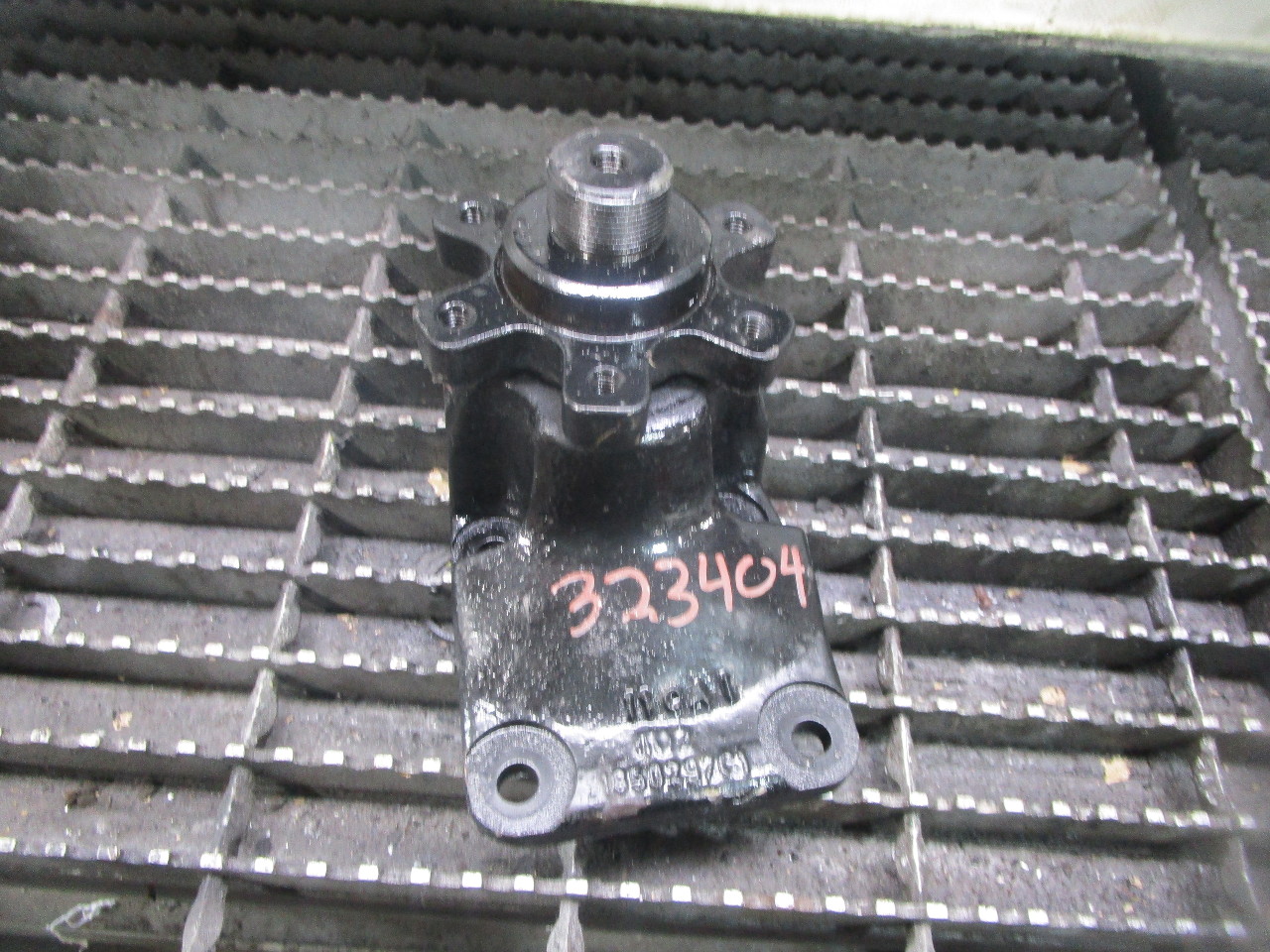 INTERNATIONAL DIESEL ENGINE FAN HUB FOR SALE #1850297C1