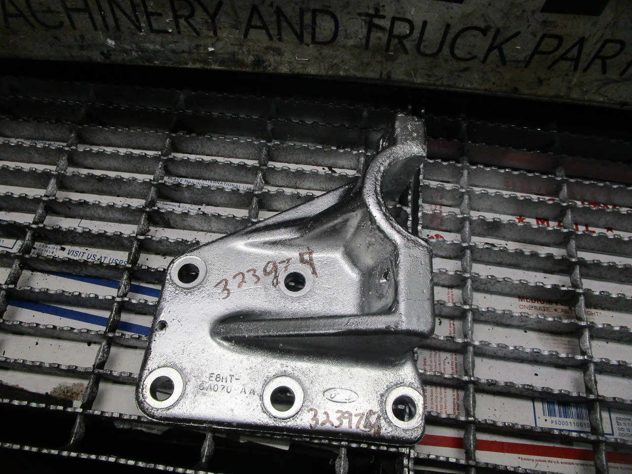 CAT 3406B ENGINE MOUNT FOR SALE #E8HT-6A070-AA