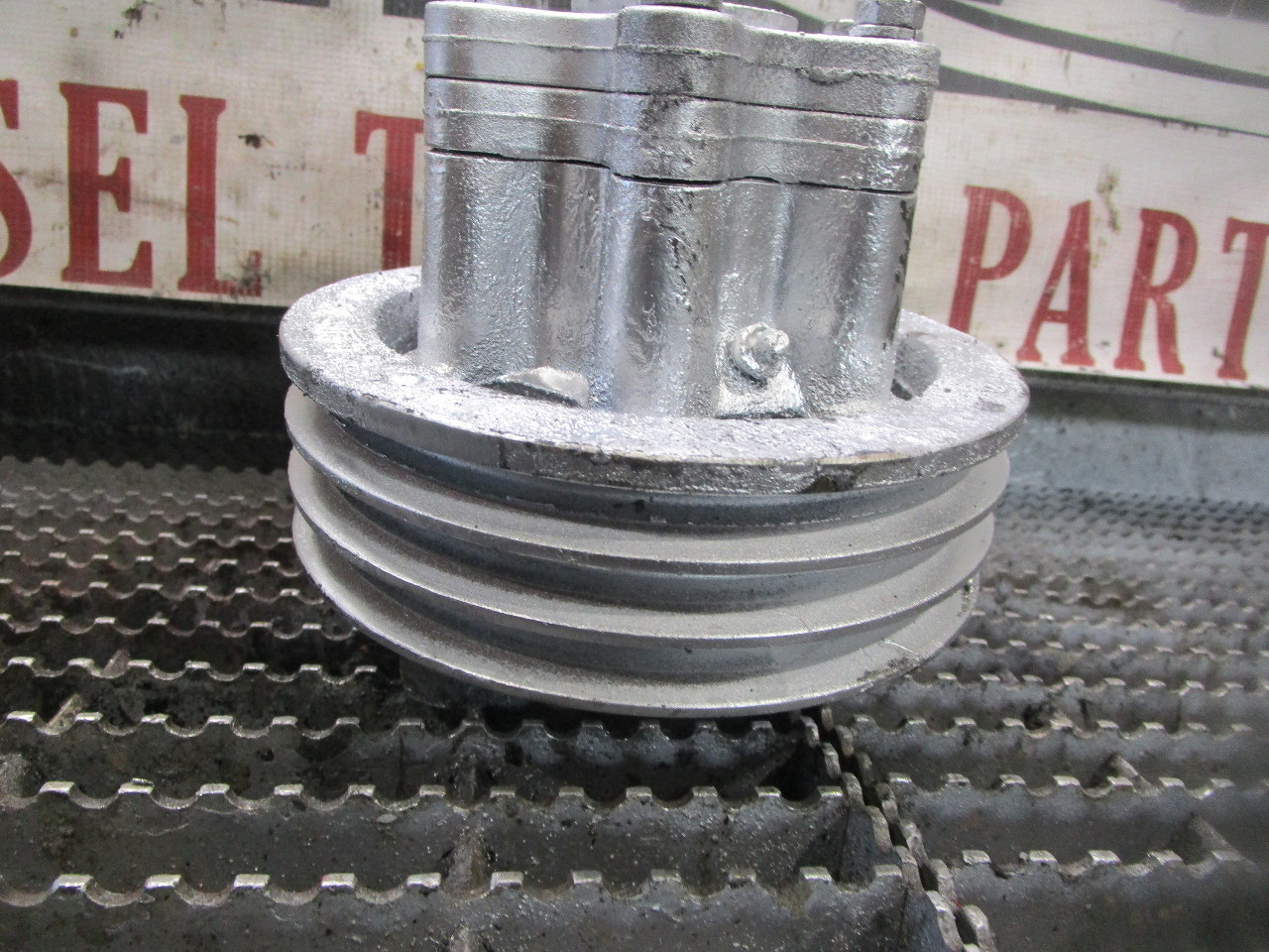 DETROIT DIESEL DIESEL ENGINE FAN PULLEY FOR SALE #5103863