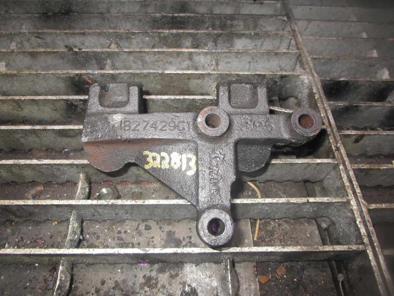 USED INTERNATIONAL 7.3L ENGINE MOUNT FOR SALE #17432