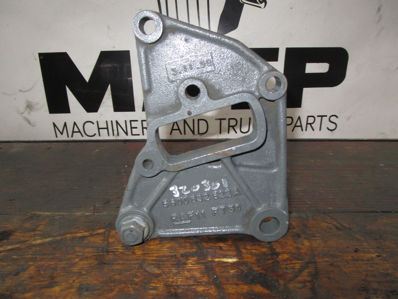MACK RENAULT ENGINE MOUNT FOR SALE #5600632522A